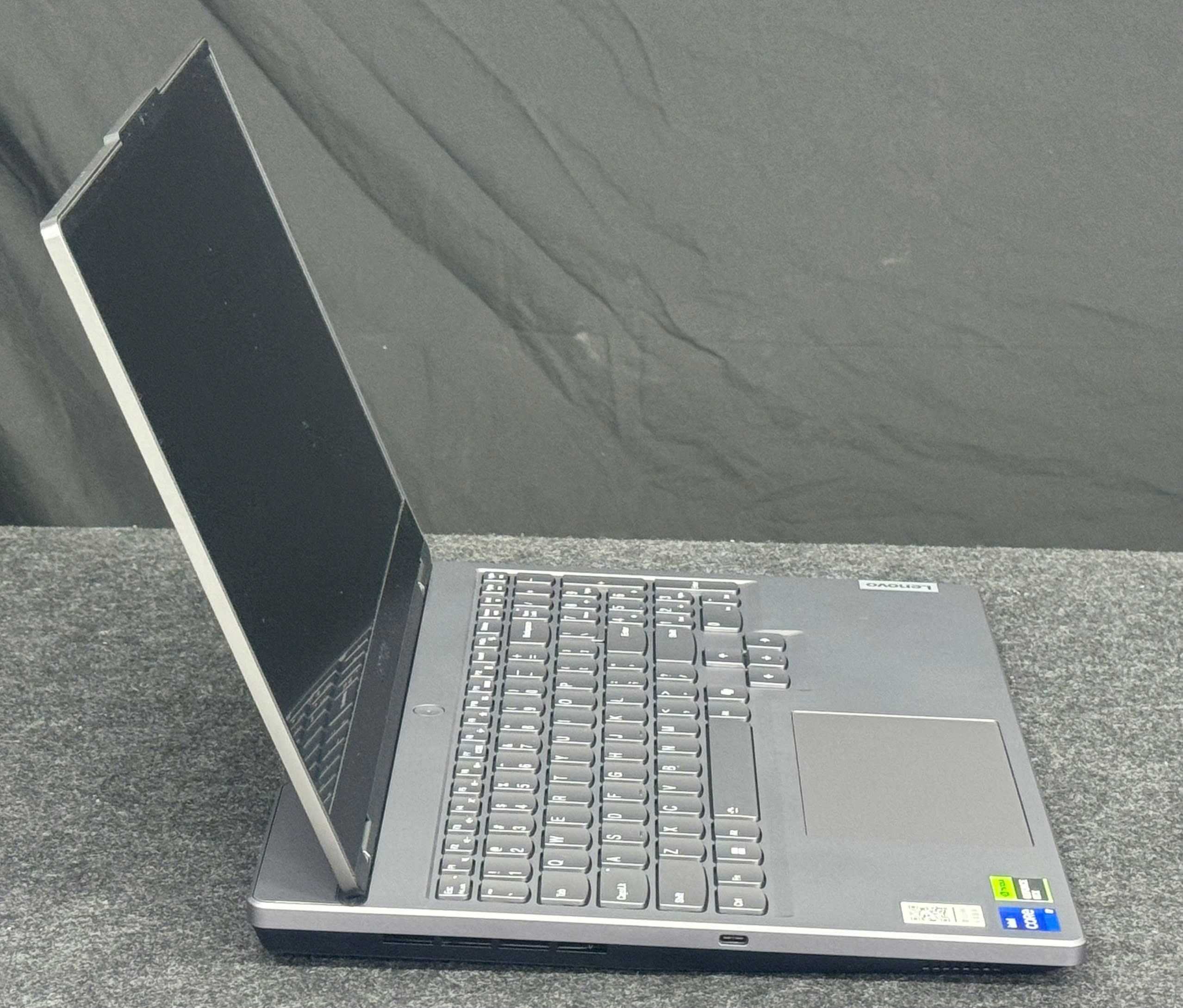 Lenovo Legion Y7000P IRX9 i7-14650Hx/ RTX4060 8GB/ 16" 2.5K 165Hz